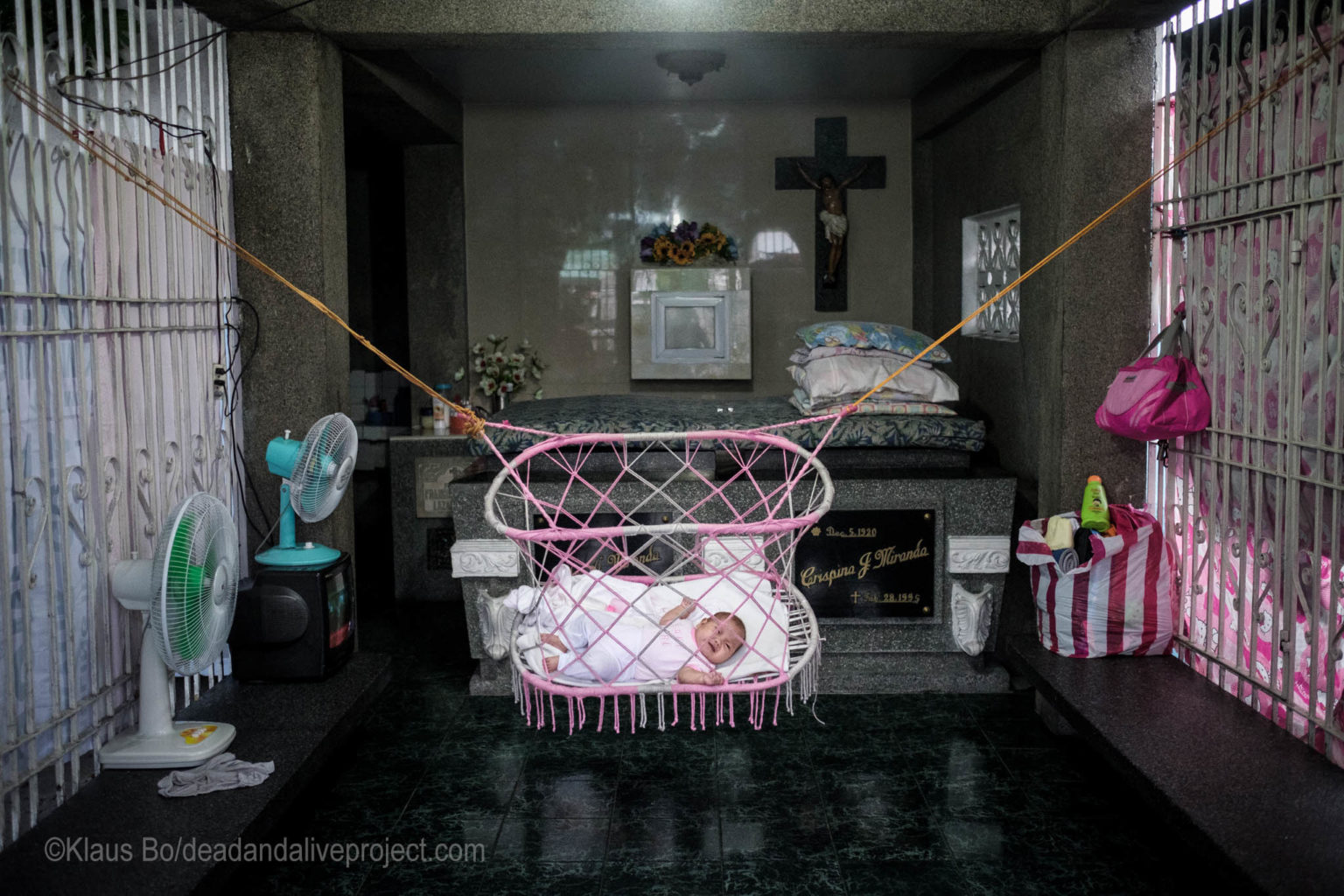 Living With the Dead – Philippines | Dead and Alive Project