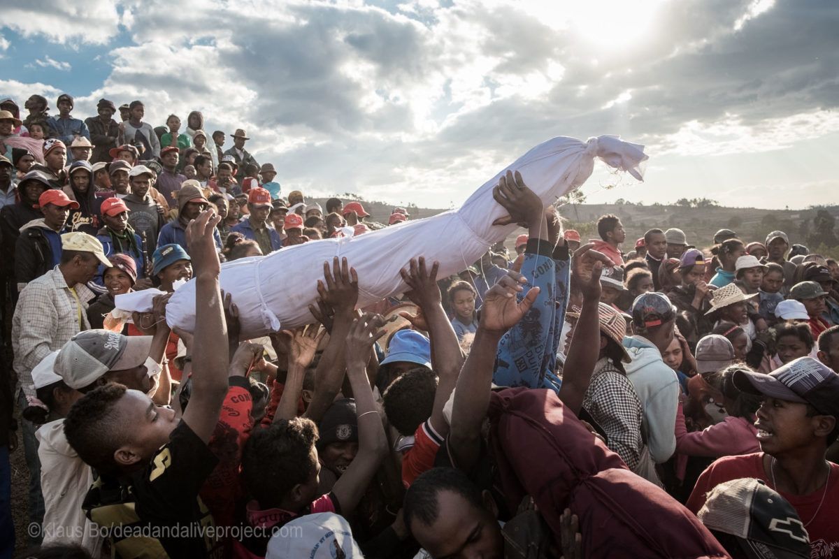 The Famadihana – Madagascar | Dead and Alive Project